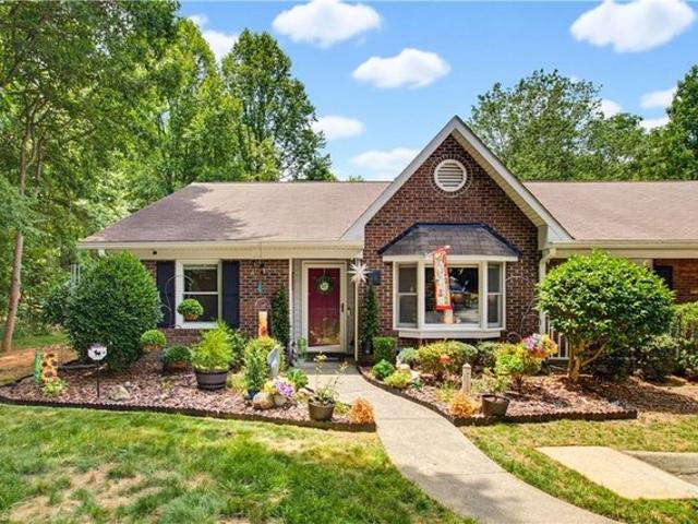 24 Collwood Ct, Greensboro, NC 27409