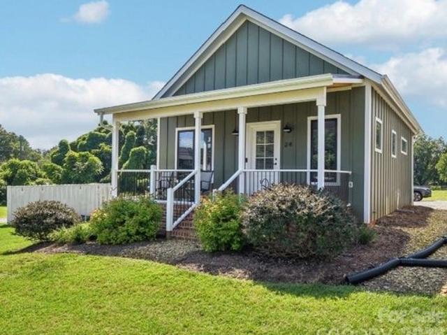 24 Cottage Ct, Granite Falls, NC 28630