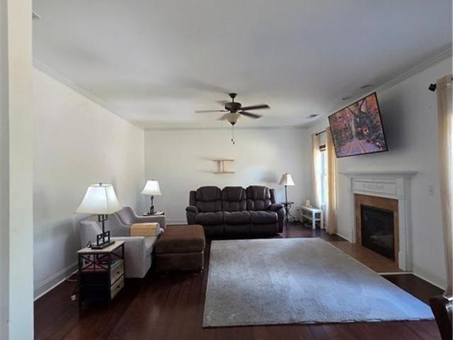 24 Cottage Walk NW