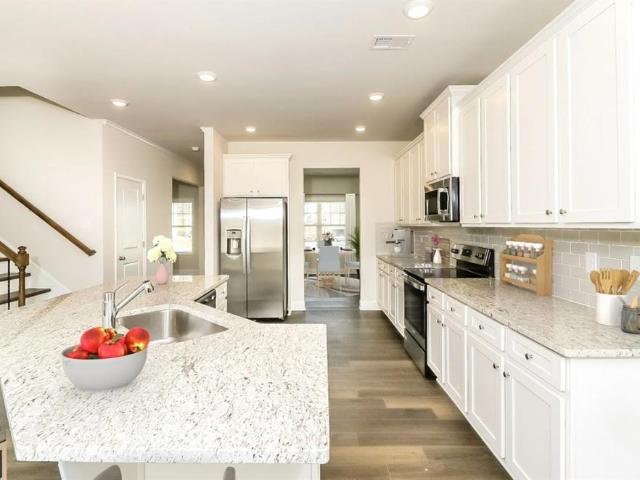 24 Creekwater Dr, Unit 70, Acworth, GA 30101 | MLS #7743 | Compass