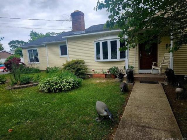 24 Curran St, Norwich, CT 06360