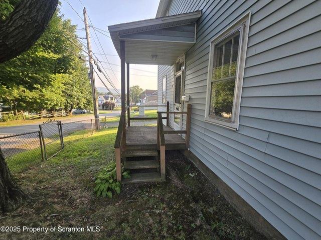 24 Delaware St, Plains, PA 18705