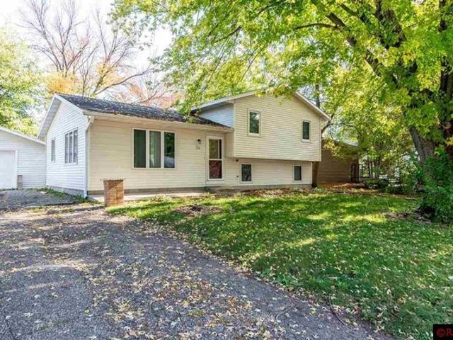 24 Devonshire Pl, Mankato, MN 56001