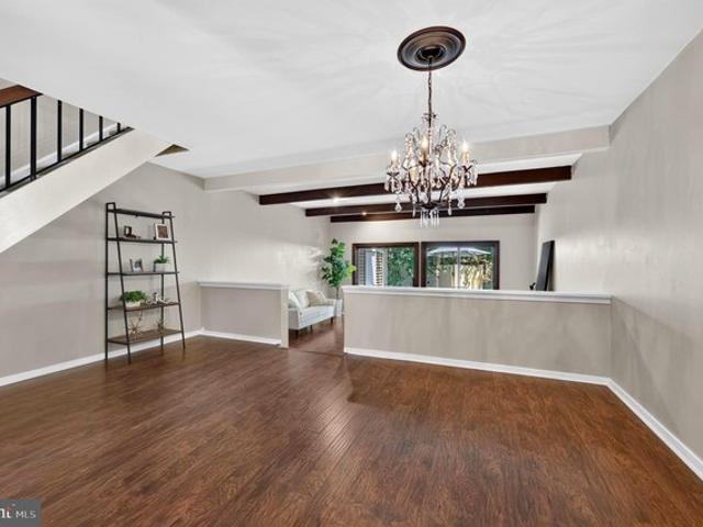 24 Dorset Dr, Marlton, NJ 08053