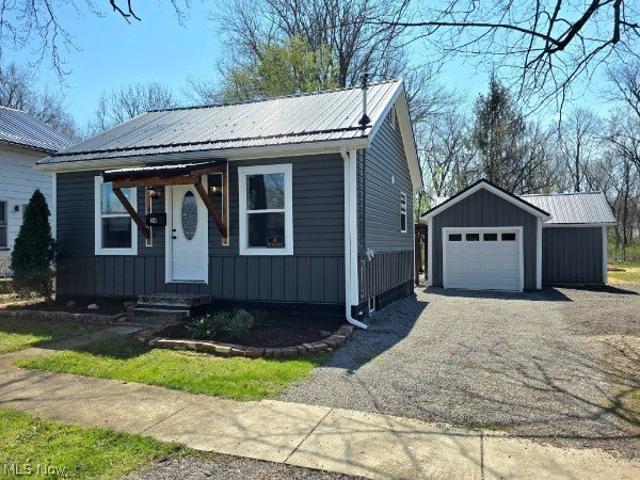 24 E Main St, Newton Falls, OH 44444