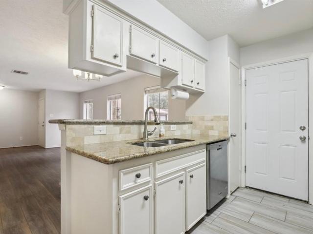 24 E Bigelow Oak Court