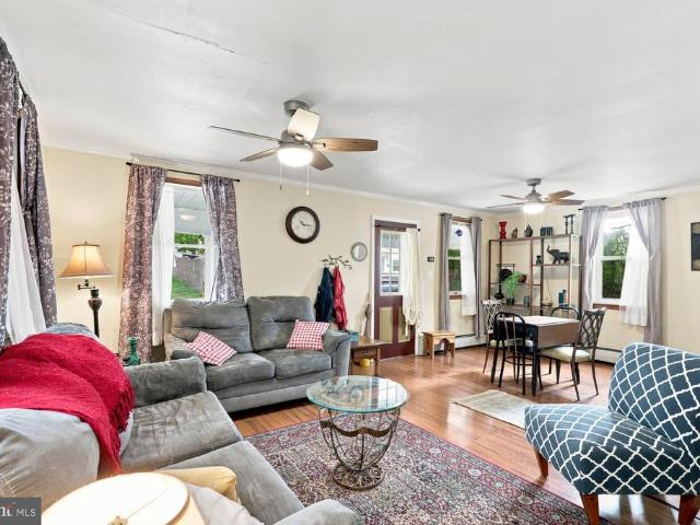 24 E Carpenter Avenue