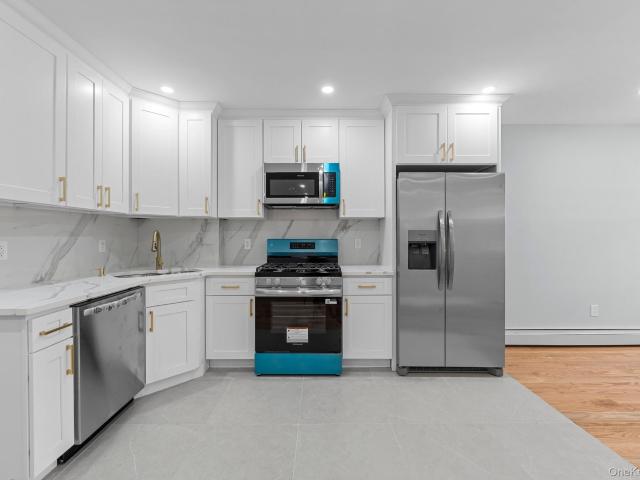 24 E 55 St Street