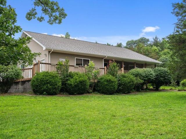 24 Elm Dr, Kimberling City, MO 65686