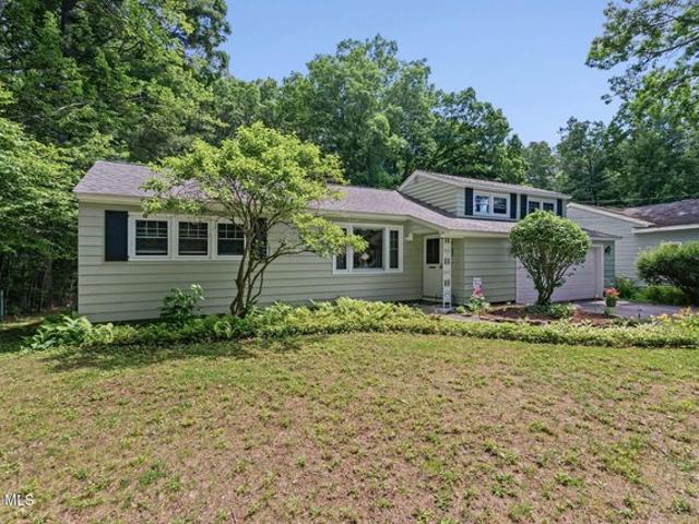 24 Ellen Ln, Schenectady, NY 12302