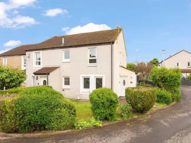 24 Fauldburn Park, East Craigs. 1 bed end of terrace house for.