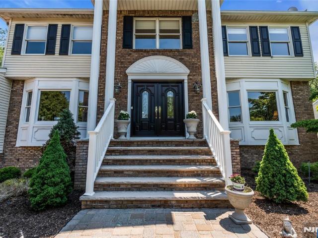24 Fox Hollow Road