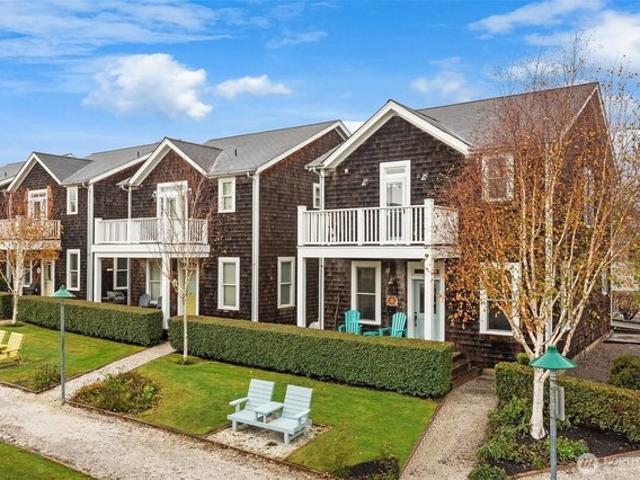 24 Float Ln, Pacific Beach, WA 98571