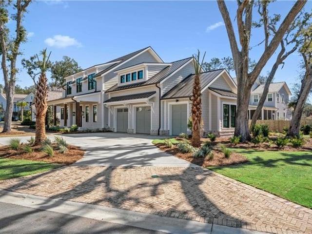 24 Fred Dr, Saint Simons Island, GA 31522