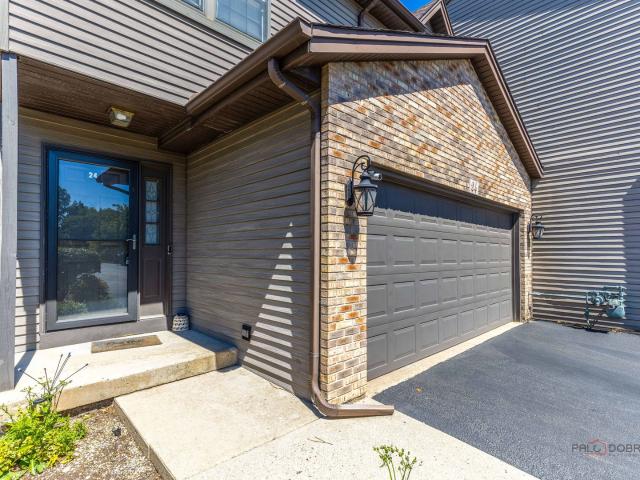 24 Garden Crescent Court