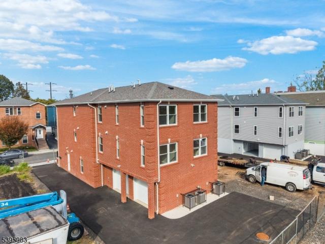 24 Garibaldi Ave # 1