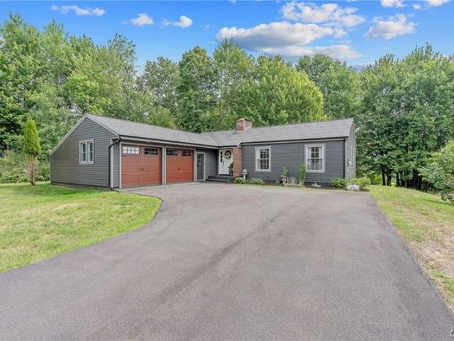 24 Gilmour Dr, Central Square, NY 13036