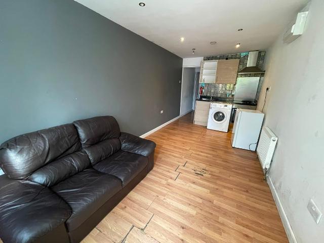 24 Gloucester Road, Avonmouth, Bristol BS11, 1 bed flat to rent, £1,100 pcm | PrimeLocation
