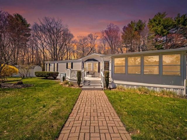 24 Granite Dr, North Hampton, NH 03862
