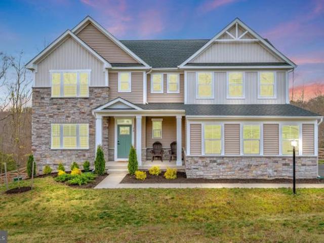 24 Granville Dr, Fredericksburg, VA 22405