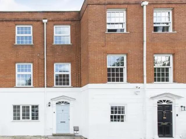 24 Great North Road, London, N2 0NL, United Kingdom | 4 bed townhouse for rent #130434822 | Rentberry
