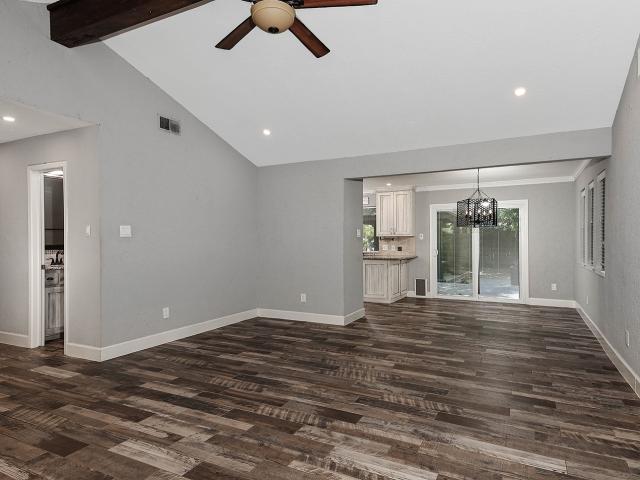 24 Green Field Place