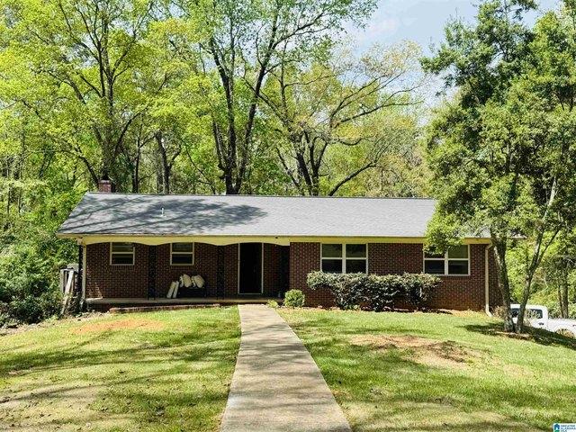 24 Greenwood Cir, Sylacauga, AL 35150
