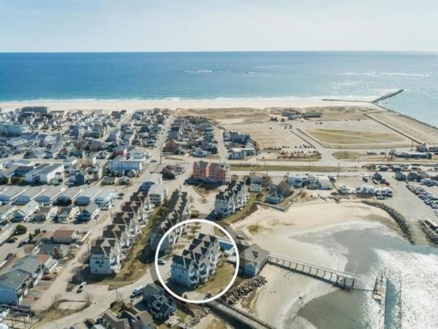 24 Harbor Rd Unit 4, Hampton, NH 03842
