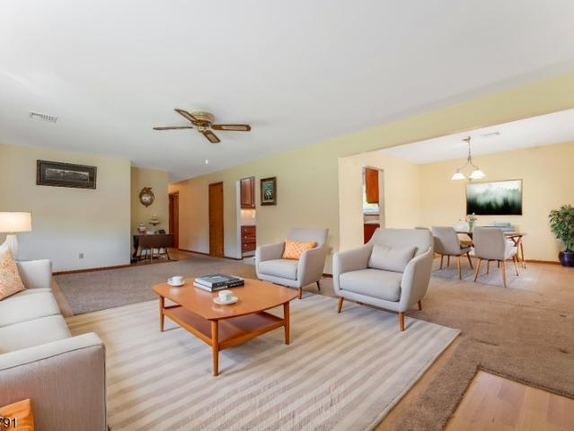 24 Hardscrabble Hill Rd