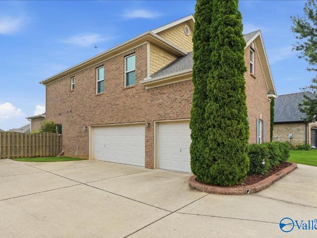 24 Hawthorn Heights Blvd SW