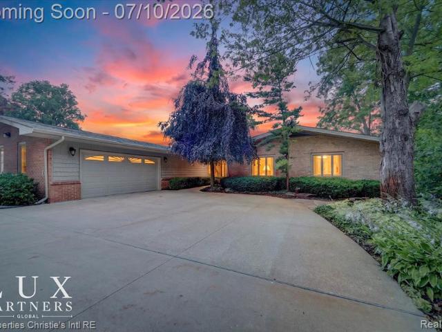 24 Hiawatha Drive