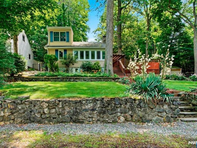 24 Hillside Road