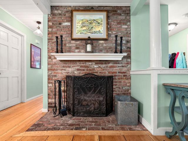 24 Hitching Post Lane