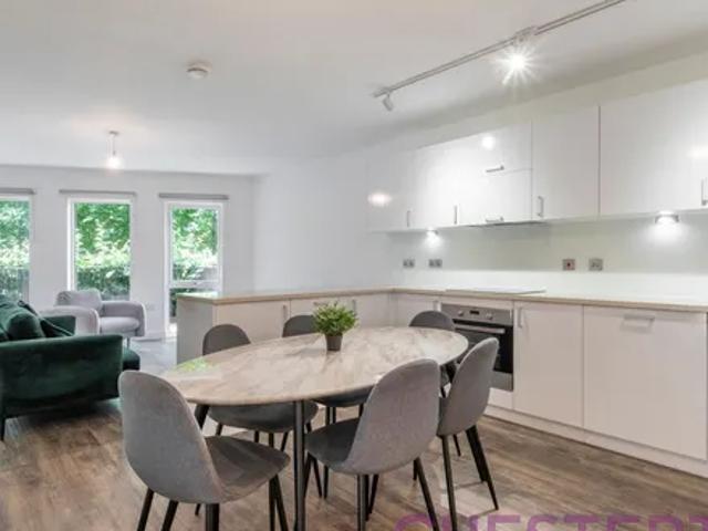 24 Holt Road, London, E16 2DX, United Kingdom | 3 bed apartment for rent #167773668 | Rentberry