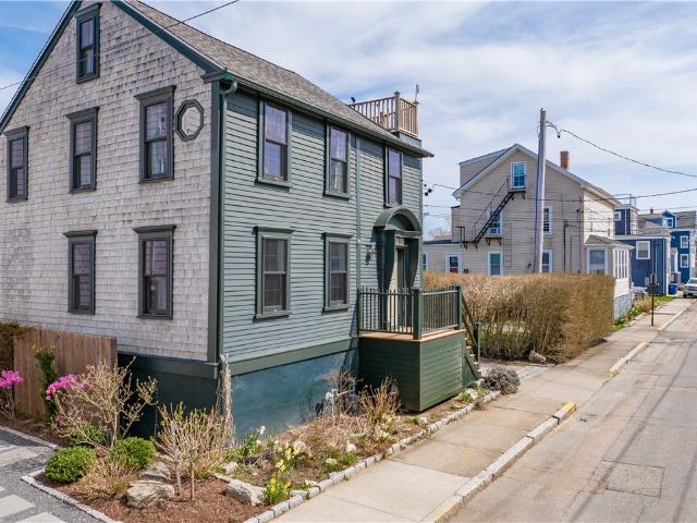 24 Houston Ave, Newport, RI 02840 | MLS #1410 | Compass