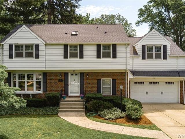 24 Huxley Dr, Amherst, NY 14226