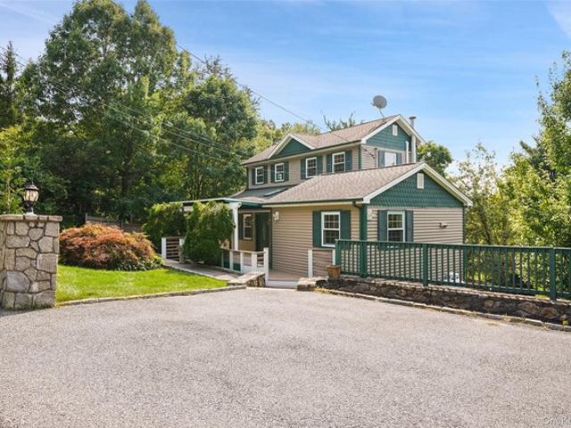 24 Inwood Pl, Patterson, NY 12563