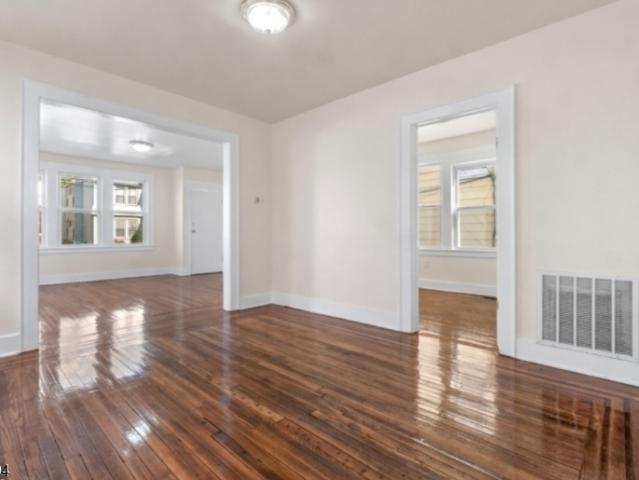 24 Irving Ave