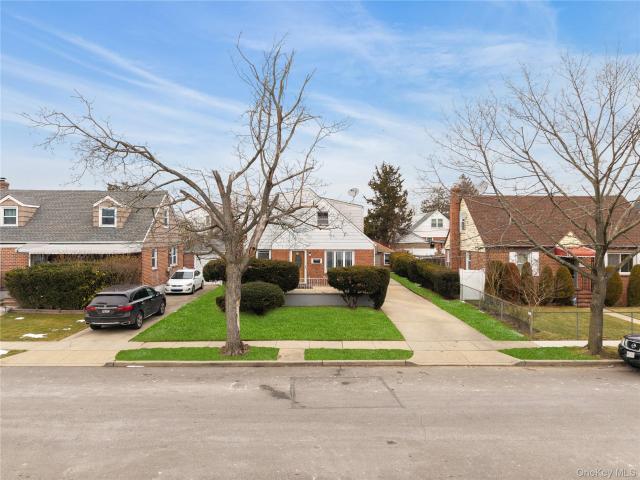 24 Jackson Avenue