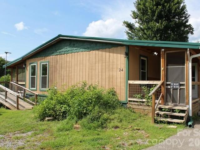 24 Karis Ln, Clyde, NC 28721