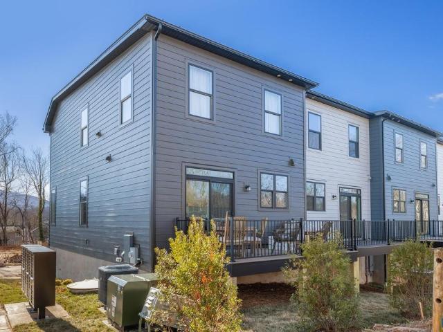 24 Keene Ct