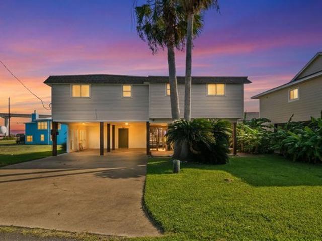 24 King Fish Ln, Freeport, TX 77541