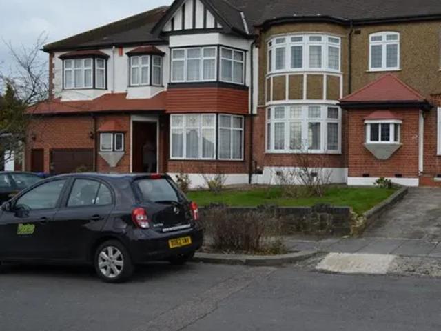 24 Langside Crescent, London, N14 7DR, United Kingdom | 4 bed duplex for rent #133544158 | Rentberry