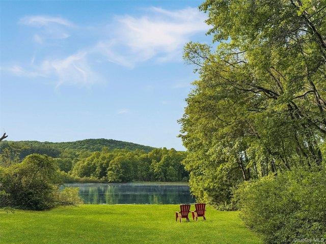 24 Lake Celeste Dr, Garrison, NY 10524