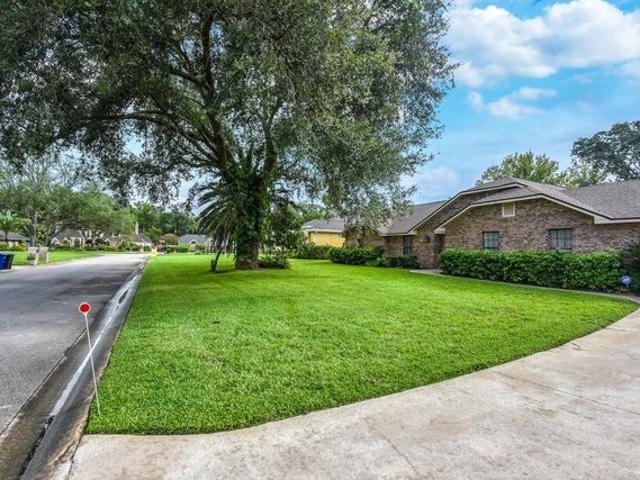 24 Lake Vista Way, Ormond Beach, FL 32174