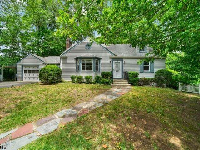 24 Lakeside Dr, Parsippany Troy Hills Township, NJ 07005