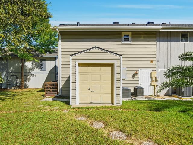 24 Lakeview Village, Conroe, TX 77356 | MLS #72183