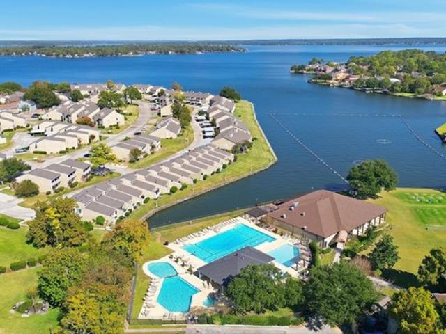 24 Lakeview Vlg, Conroe, TX 77356