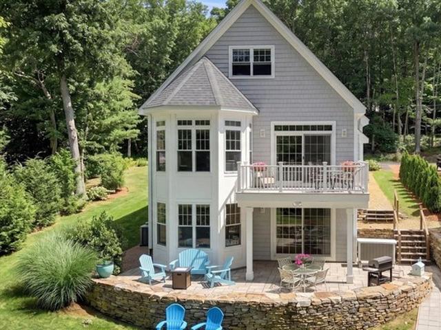 24 Laurelwood Dr, Webster, MA 01570