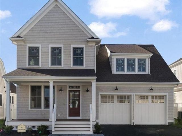 24 Lookout Ln, Portsmouth, RI 02871